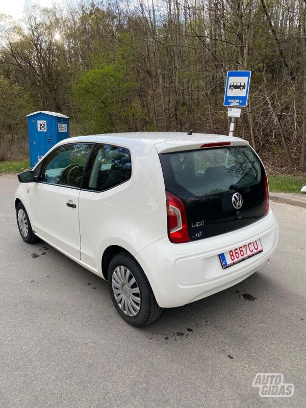 Balts Volkswagen Up 2013 Kauņa, ar dzinēja tilpumu 1.00 L un nobraukumu 205 tūkst. km par 2400 €, foto 2 vietnē AUTOMOTO.COM.LV
