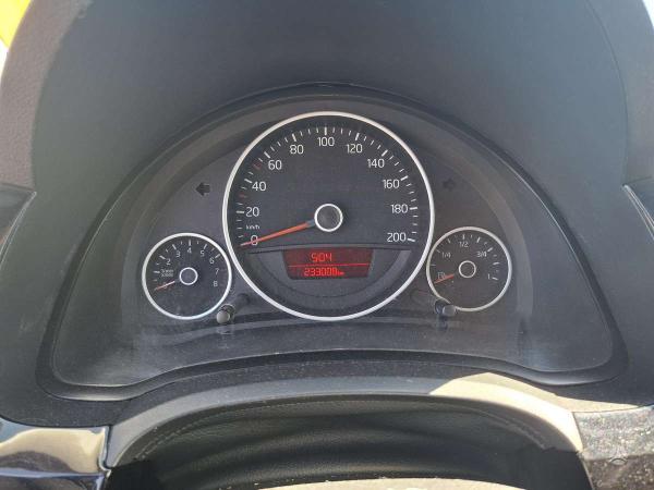 White Volkswagen Up 2011 in Plunge, with an engine capacity of 1.00 L and mileage of 233 thousand km for 1950 €, photo 7 on AUTOMOTO.COM.LV