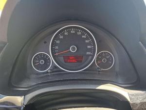 White Volkswagen Up 2011 in Plunge, with an engine capacity of 1.00 L and mileage of 233 thousand km for 1950 €, photo 8 on AUTOMOTO.COM.LV