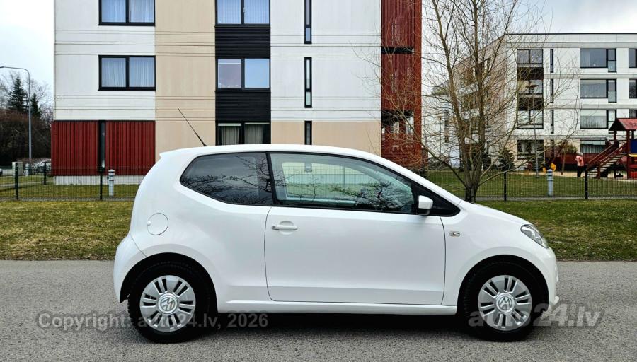 White Volkswagen Up 2013 in Tallinn, with an engine capacity of 1.00 L and mileage of 74 thousand km for 3990 €, photo 3 on AUTOMOTO.COM.LV