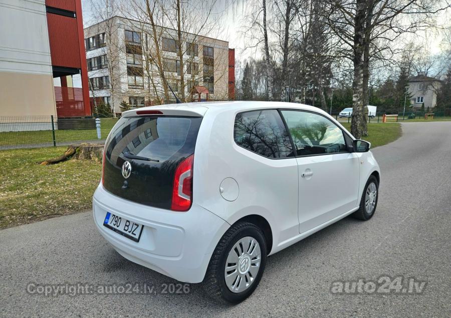 White Volkswagen Up 2013 in Tallinn, with an engine capacity of 1.00 L and mileage of 74 thousand km for 3990 €, photo 4 on AUTOMOTO.COM.LV