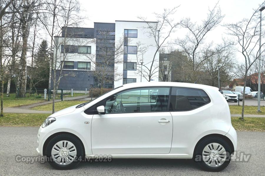 White Volkswagen Up 2013 in Tallinn, with an engine capacity of 1.00 L and mileage of 74 thousand km for 3990 €, photo 6 on AUTOMOTO.COM.LV