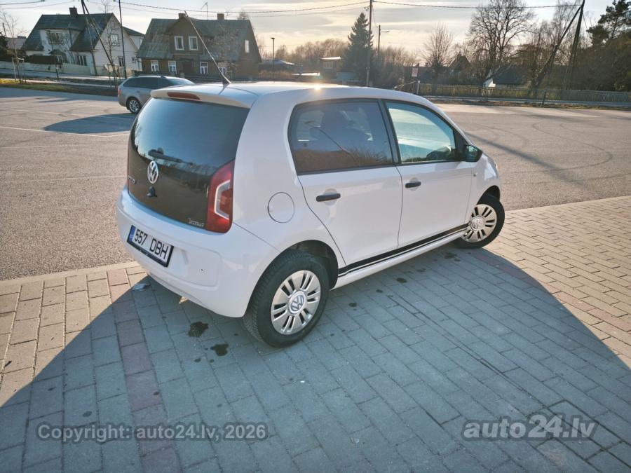 White Volkswagen Up 2013 in Tallinn, with an engine capacity of 1.00 L and mileage of 166 thousand km for 5100 €, photo 6 on AUTOMOTO.COM.LV