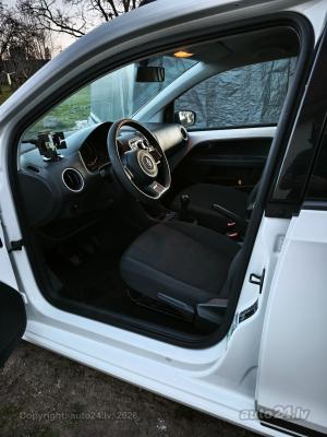 White Volkswagen Up 2013 in Tallinn, with an engine capacity of 1.00 L and mileage of 166 thousand km for 5100 €, photo 8 on AUTOMOTO.COM.LV
