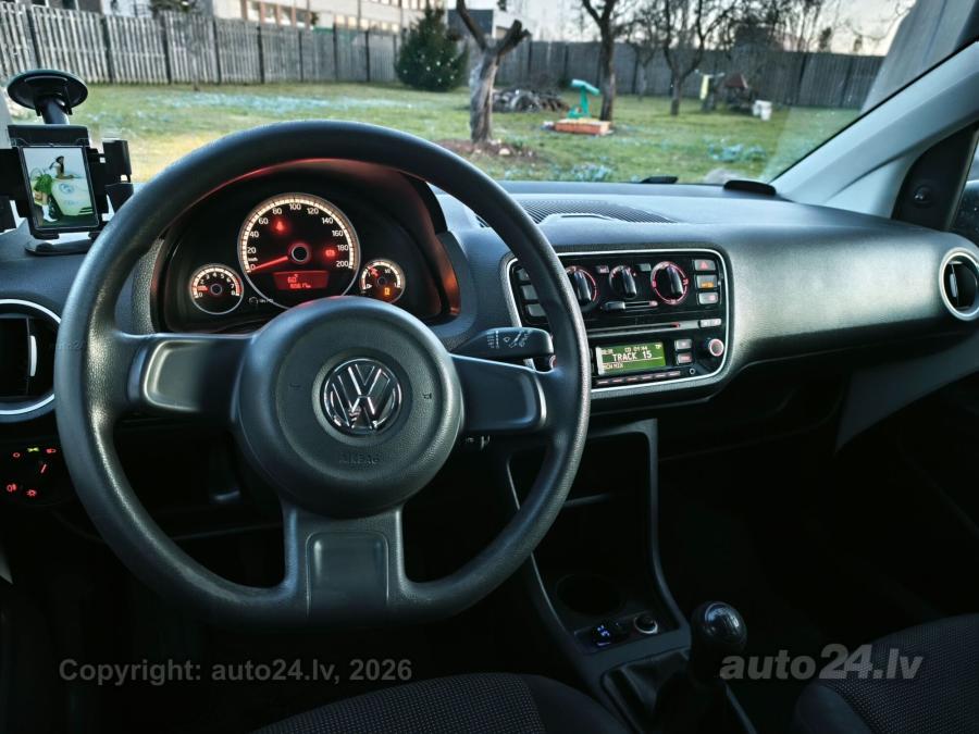 White Volkswagen Up 2013 in Tallinn, with an engine capacity of 1.00 L and mileage of 166 thousand km for 5100 €, photo 9 on AUTOMOTO.COM.LV