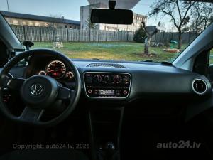 White Volkswagen Up 2013 in Tallinn, with an engine capacity of 1.00 L and mileage of 166 thousand km for 5100 €, photo 10 on AUTOMOTO.COM.LV
