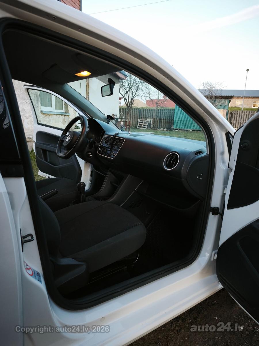 White Volkswagen Up 2013 in Tallinn, with an engine capacity of 1.00 L and mileage of 166 thousand km for 5100 €, photo 12 on AUTOMOTO.COM.LV
