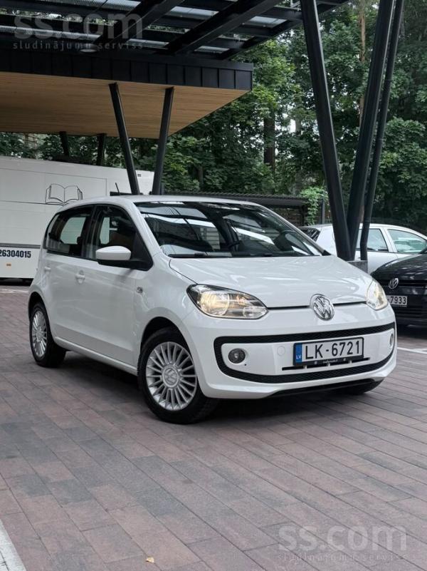 White Volkswagen Up 2013 in Ogre, with an engine capacity of 1.00 L and mileage of 130 thousand km for 4500 €, photo 1 on AUTOMOTO.COM.LV
