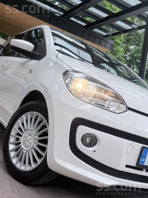 White Volkswagen Up 2013 in Ogre, with an engine capacity of 1.00 L and mileage of 130 thousand km for 4500 €, photo 3 on AUTOMOTO.COM.LV