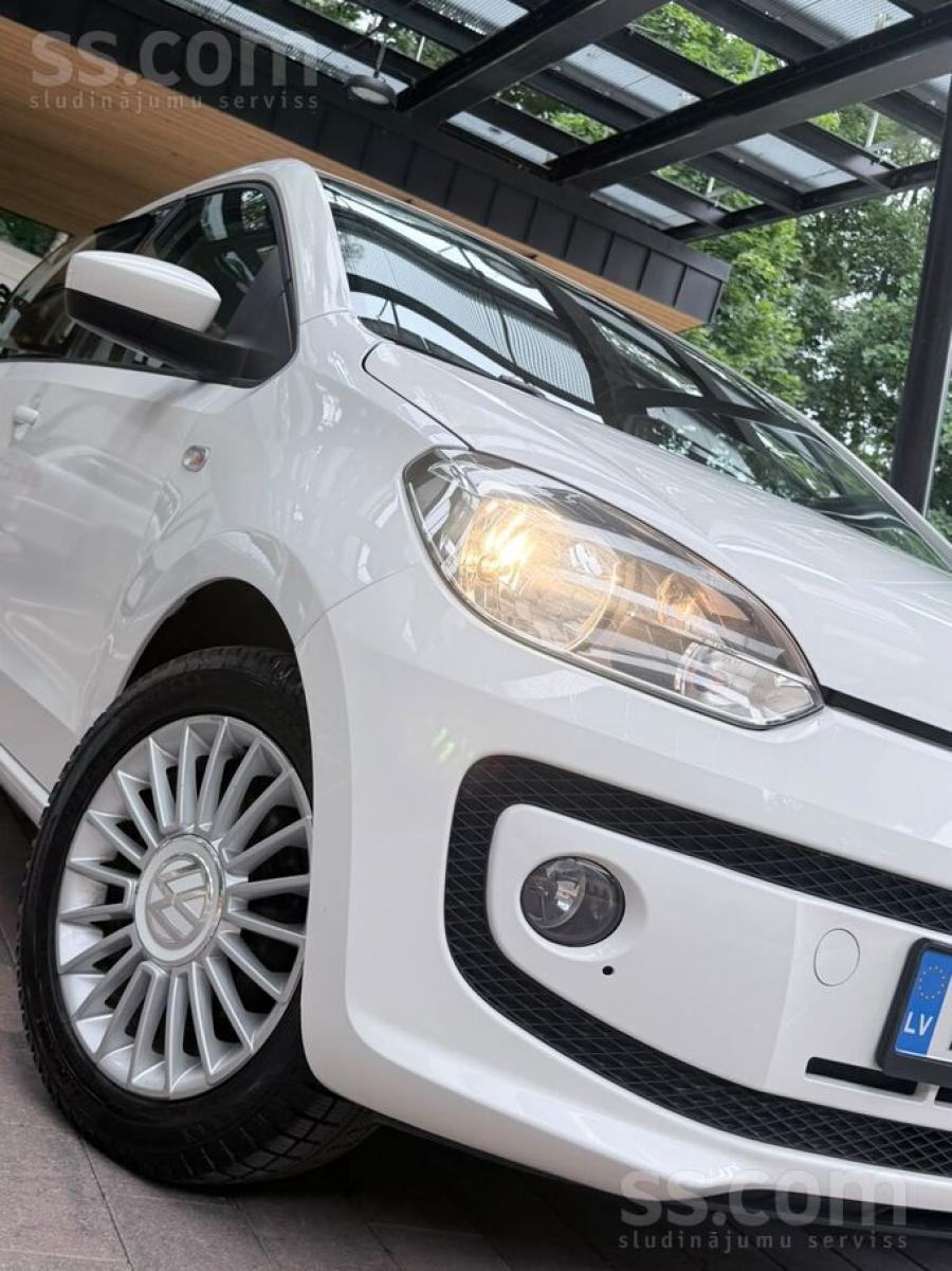 White Volkswagen Up 2013 in Ogre, with an engine capacity of 1.00 L and mileage of 130 thousand km for 4500 €, photo 3 on AUTOMOTO.COM.LV