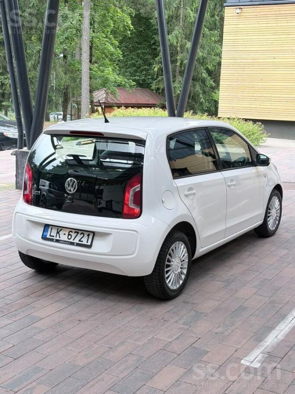 White Volkswagen Up 2013 in Ogre, with an engine capacity of 1.00 L and mileage of 130 thousand km for 4500 €, photo 4 on AUTOMOTO.COM.LV
