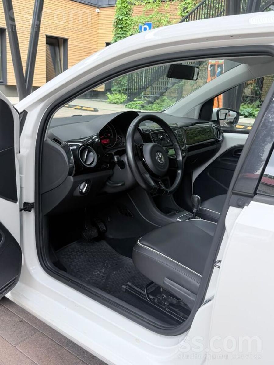 White Volkswagen Up 2013 in Ogre, with an engine capacity of 1.00 L and mileage of 130 thousand km for 4500 €, photo 6 on AUTOMOTO.COM.LV