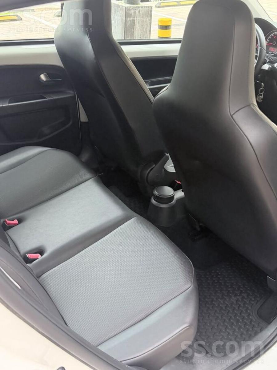 White Volkswagen Up 2013 in Ogre, with an engine capacity of 1.00 L and mileage of 130 thousand km for 4500 €, photo 13 on AUTOMOTO.COM.LV