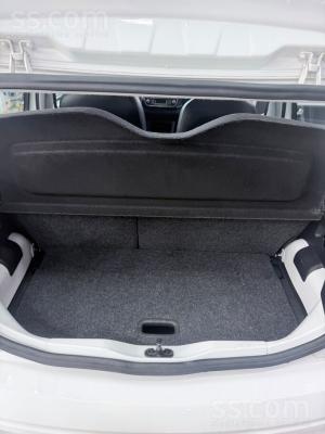White Volkswagen Up 2013 in Ogre, with an engine capacity of 1.00 L and mileage of 130 thousand km for 4500 €, photo 21 on AUTOMOTO.COM.LV