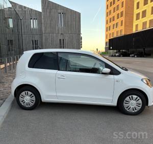 Balts Volkswagen Up 2014 Ogre, ar dzinēja tilpumu 1.00 L un nobraukumu 80 tūkst. km par 19500 €, foto 1 vietnē AUTOMOTO.COM.LV