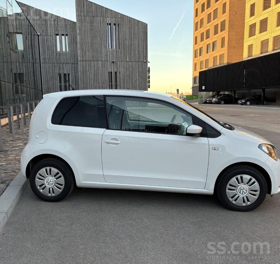 Balts Volkswagen Up 2014 Ogre, ar dzinēja tilpumu 1.00 L un nobraukumu 80 tūkst. km par 19500 €, foto 1 vietnē AUTOMOTO.COM.LV