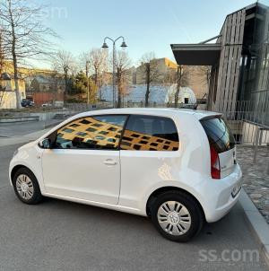 Balts Volkswagen Up 2014 Ogre, ar dzinēja tilpumu 1.00 L un nobraukumu 80 tūkst. km par 19500 €, foto 3 vietnē AUTOMOTO.COM.LV