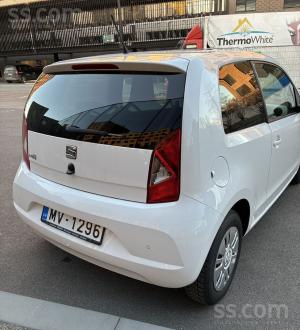 Balts Volkswagen Up 2014 Ogre, ar dzinēja tilpumu 1.00 L un nobraukumu 80 tūkst. km par 19500 €, foto 5 vietnē AUTOMOTO.COM.LV