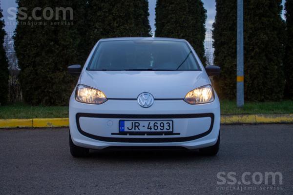White Volkswagen Up 2014 in Jelgava, with an engine capacity of 1.00 L and mileage of 106 thousand km for 5200 €, photo 2 on AUTOMOTO.COM.LV
