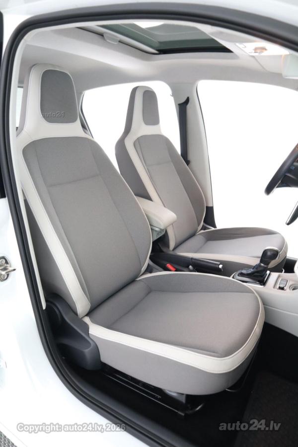 Balts Volkswagen Up 2014 Tallina, ar dzinēja tilpumu 0.00 L un nobraukumu 67 tūkst. km par 7900 €, foto 11 vietnē AUTOMOTO.COM.LV