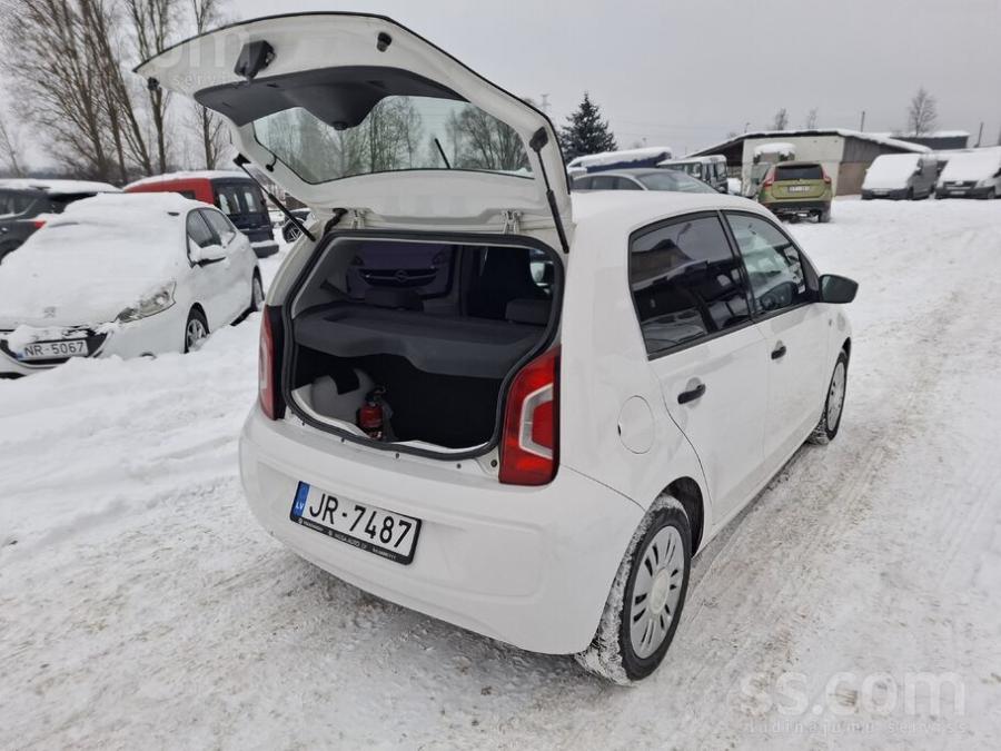 Balts Volkswagen Up 2014 Talsi, ar dzinēja tilpumu 1.00 L un nobraukumu 64 tūkst. km par 4900 €, foto 21 vietnē AUTOMOTO.COM.LV