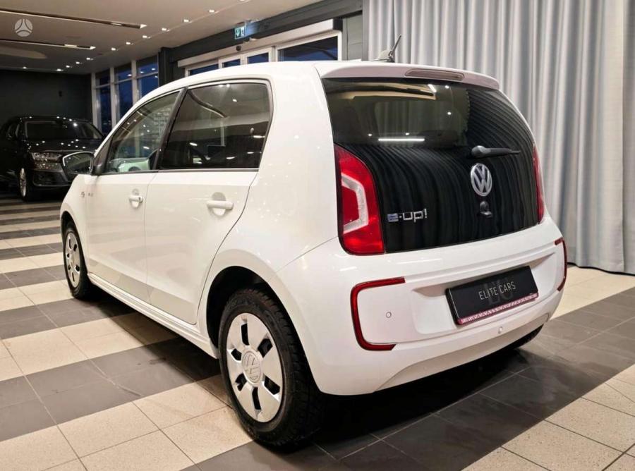 Balts Volkswagen Up 2014 Rīga, ar dzinēja tilpumu 0.00 L un nobraukumu 84 tūkst. km par 4990 €, foto 6 vietnē AUTOMOTO.COM.LV