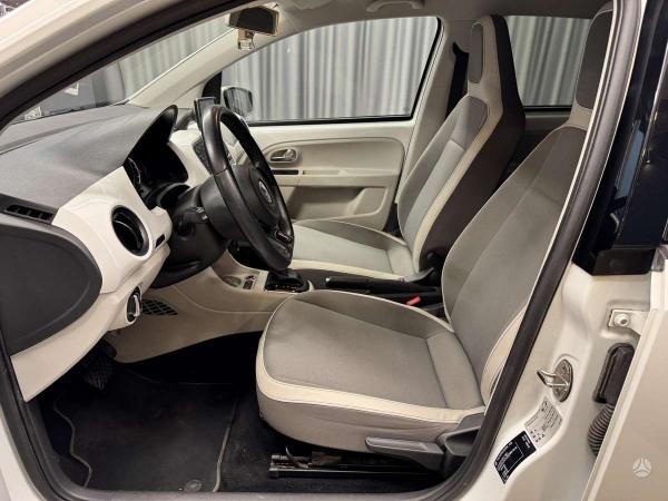 Balts Volkswagen Up 2014 Rīga, ar dzinēja tilpumu 0.00 L un nobraukumu 84 tūkst. km par 4990 €, foto 9 vietnē AUTOMOTO.COM.LV