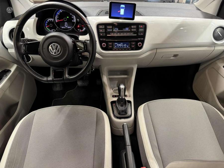 Balts Volkswagen Up 2014 Rīga, ar dzinēja tilpumu 0.00 L un nobraukumu 84 tūkst. km par 4990 €, foto 10 vietnē AUTOMOTO.COM.LV