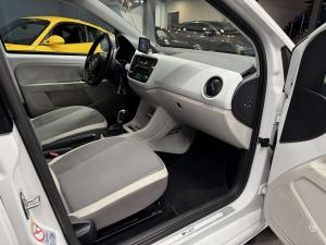 Balts Volkswagen Up 2014 Rīga, ar dzinēja tilpumu 0.00 L un nobraukumu 84 tūkst. km par 4990 €, foto 11 vietnē AUTOMOTO.COM.LV
