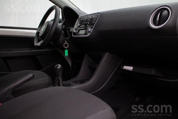 Balts Volkswagen Up 2014 Jelgava, ar dzinēja tilpumu 1.00 L un nobraukumu 121 tūkst. km par 3800 €, foto 8 vietnē AUTOMOTO.COM.LV