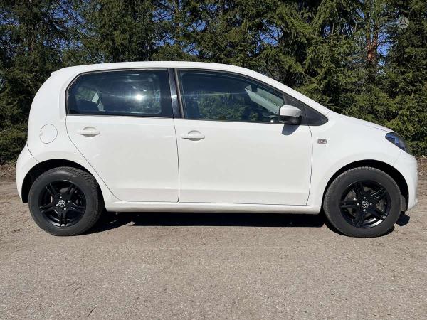 Balts Volkswagen Up 2014 Viļņa, ar dzinēja tilpumu 1.00 L un nobraukumu 185 tūkst. km par 3900 €, foto 2 vietnē AUTOMOTO.COM.LV