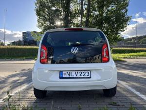 White Volkswagen Up 2014 in Vilnius, with an engine capacity of 1.00 L and mileage of 185 thousand km for 3900 €, photo 7 on AUTOMOTO.COM.LV
