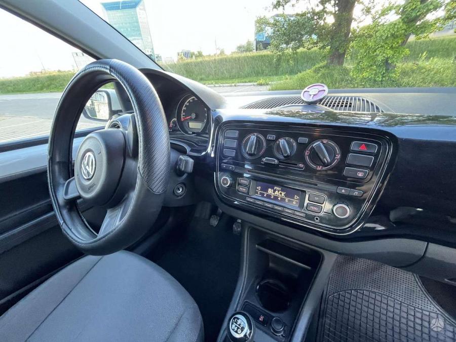 White Volkswagen Up 2014 in Vilnius, with an engine capacity of 1.00 L and mileage of 185 thousand km for 3900 €, photo 13 on AUTOMOTO.COM.LV