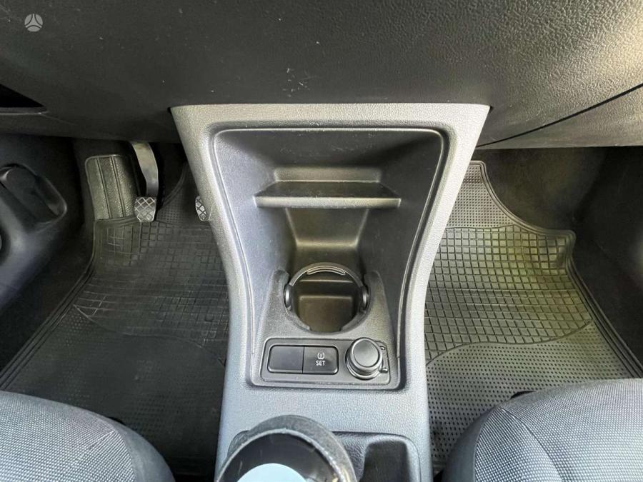 White Volkswagen Up 2014 in Vilnius, with an engine capacity of 1.00 L and mileage of 185 thousand km for 3900 €, photo 18 on AUTOMOTO.COM.LV