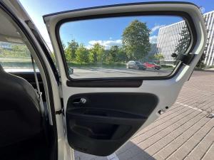 White Volkswagen Up 2014 in Vilnius, with an engine capacity of 1.00 L and mileage of 185 thousand km for 3900 €, photo 25 on AUTOMOTO.COM.LV