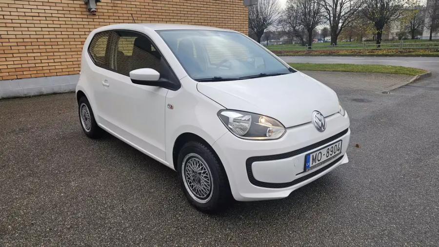 White Volkswagen Up 2014 in Riga, with an engine capacity of 1.00 L and mileage of 150 thousand km for 3850 €, photo 4 on AUTOMOTO.COM.LV