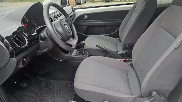 Белый Фольксваген Ап 2014 в Рига, объемом двигателя 1.00 л и пробегом 150 тыс. км за 3850 €, фото 9 на AUTOMOTO.COM.LV