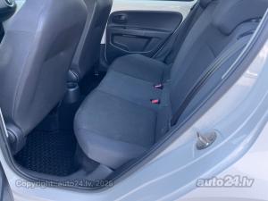 White Volkswagen Up 2014 in Kuressaare, with an engine capacity of 1.00 L and mileage of 79 thousand km for 4950 €, photo 13 on AUTOMOTO.COM.LV