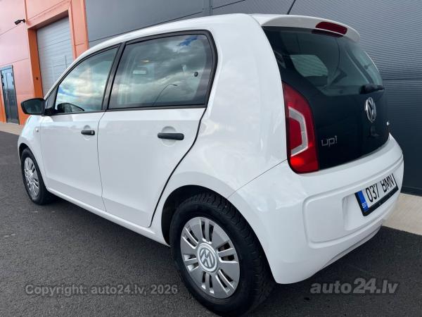Balts Volkswagen Up 2014 Kuresāre, ar dzinēja tilpumu 1.00 L un nobraukumu 79 tūkst. km par 4790 €, foto 5 vietnē AUTOMOTO.COM.LV