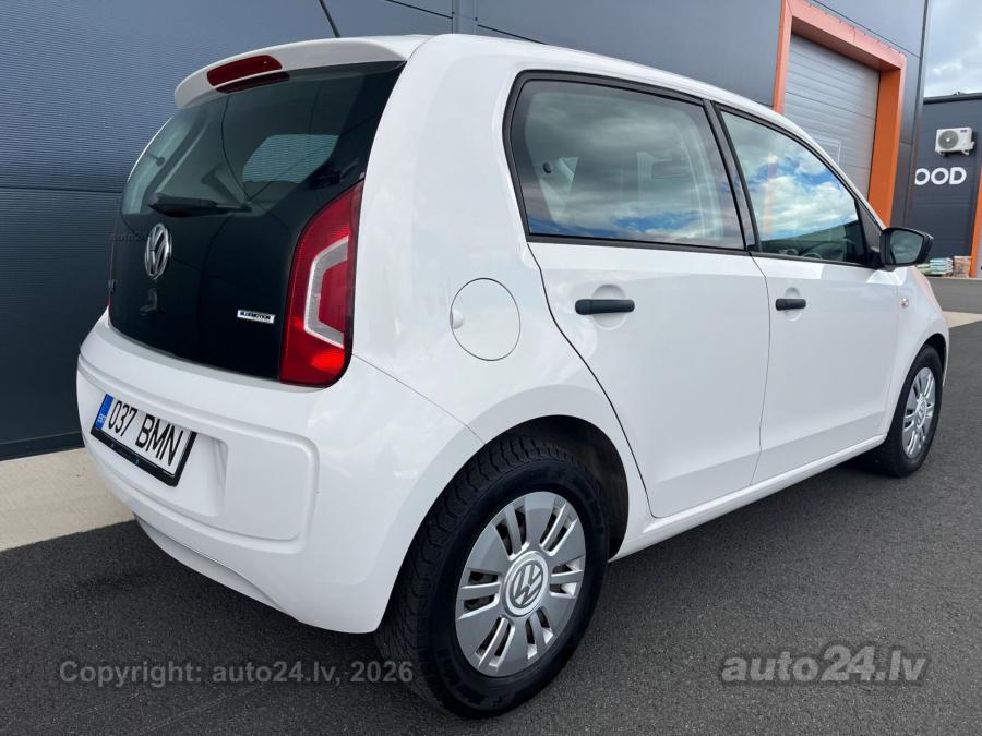 White Volkswagen Up 2014 in Kuressaare, with an engine capacity of 1.00 L and mileage of 79 thousand km for 4790 €, photo 7 on AUTOMOTO.COM.LV