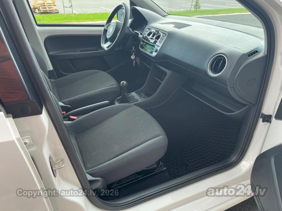 White Volkswagen Up 2014 in Kuressaare, with an engine capacity of 1.00 L and mileage of 79 thousand km for 4790 €, photo 12 on AUTOMOTO.COM.LV