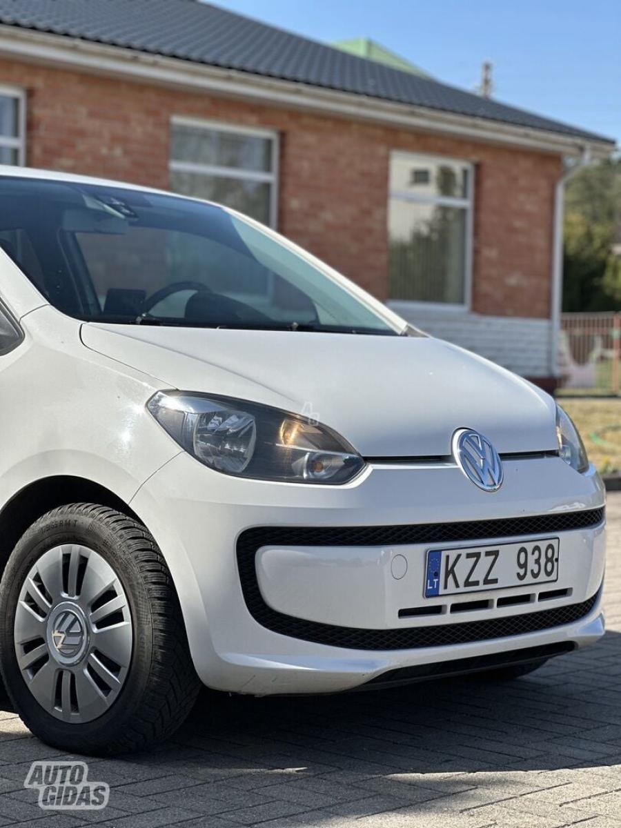 White Volkswagen Up 2015 in Vilnius, with an engine capacity of 1.00 L and mileage of 142 thousand km for 3200 €, photo 4 on AUTOMOTO.COM.LV