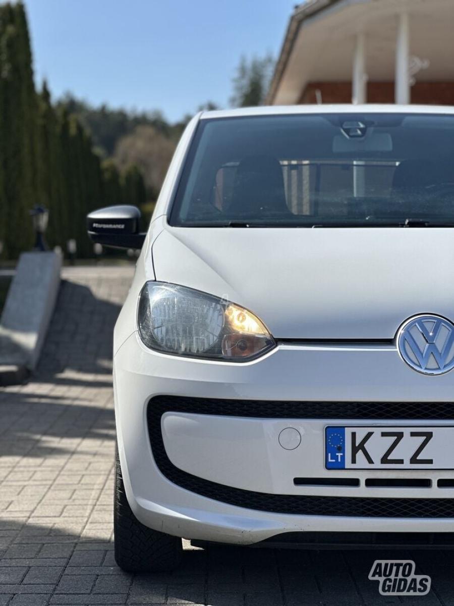 White Volkswagen Up 2015 in Vilnius, with an engine capacity of 1.00 L and mileage of 142 thousand km for 3200 €, photo 6 on AUTOMOTO.COM.LV