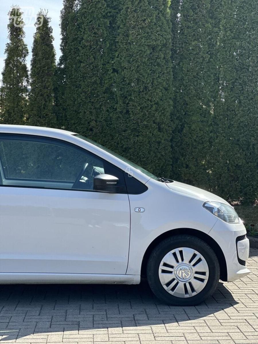 White Volkswagen Up 2015 in Vilnius, with an engine capacity of 1.00 L and mileage of 142 thousand km for 3200 €, photo 14 on AUTOMOTO.COM.LV