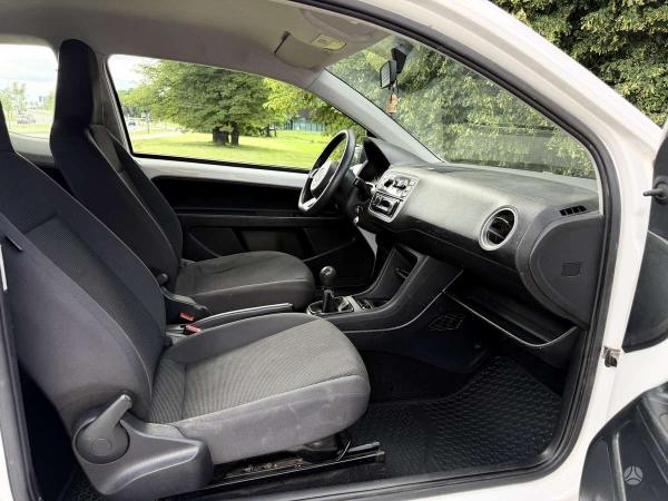 White Volkswagen Up 2015 in Kaunas, with an engine capacity of 1.00 L and mileage of 145 thousand km for 2690 €, photo 10 on AUTOMOTO.COM.LV