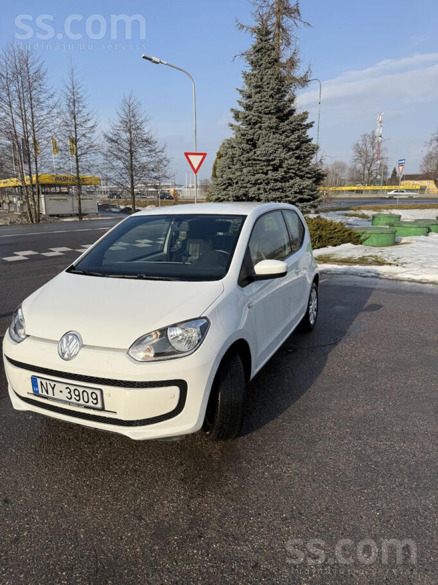Balts Volkswagen Up 2016 Rīga, ar dzinēja tilpumu 1.00 L un nobraukumu 80 tūkst. km par 4990 €, foto 3 vietnē AUTOMOTO.COM.LV