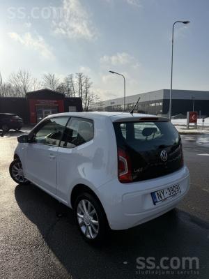 Balts Volkswagen Up 2016 Rīga, ar dzinēja tilpumu 1.00 L un nobraukumu 80 tūkst. km par 4990 €, foto 4 vietnē AUTOMOTO.COM.LV