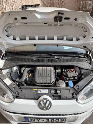 Balts Volkswagen Up 2016 Rīga, ar dzinēja tilpumu 1.00 L un nobraukumu 80 tūkst. km par 4990 €, foto 13 vietnē AUTOMOTO.COM.LV