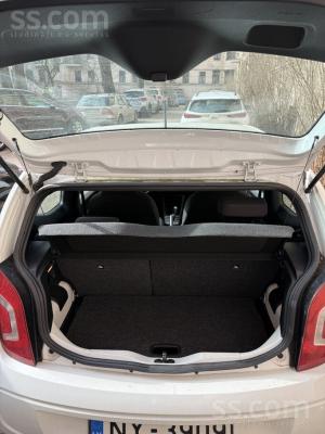 Balts Volkswagen Up 2016 Rīga, ar dzinēja tilpumu 1.00 L un nobraukumu 80 tūkst. km par 4990 €, foto 14 vietnē AUTOMOTO.COM.LV