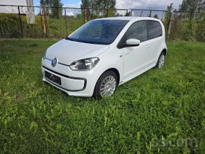 Белый Фольксваген Ап 2016 в Елгава, объемом двигателя 1.00 л и пробегом 124 тыс. км за 5500 €, фото  на AUTOMOTO.COM.LV
